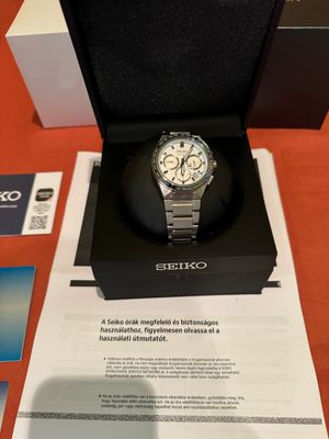 Seiko Astron ‘Sunray Silver Lining’ GPS Solar 5X SSH117J1 - First Class ...