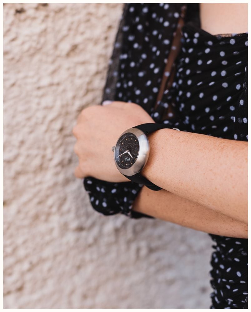 IKEPOD DUOPOD Dots 004 (42mm) Black Dial / Black Silicone Strap D004-SI-LB - First Class Watches ...