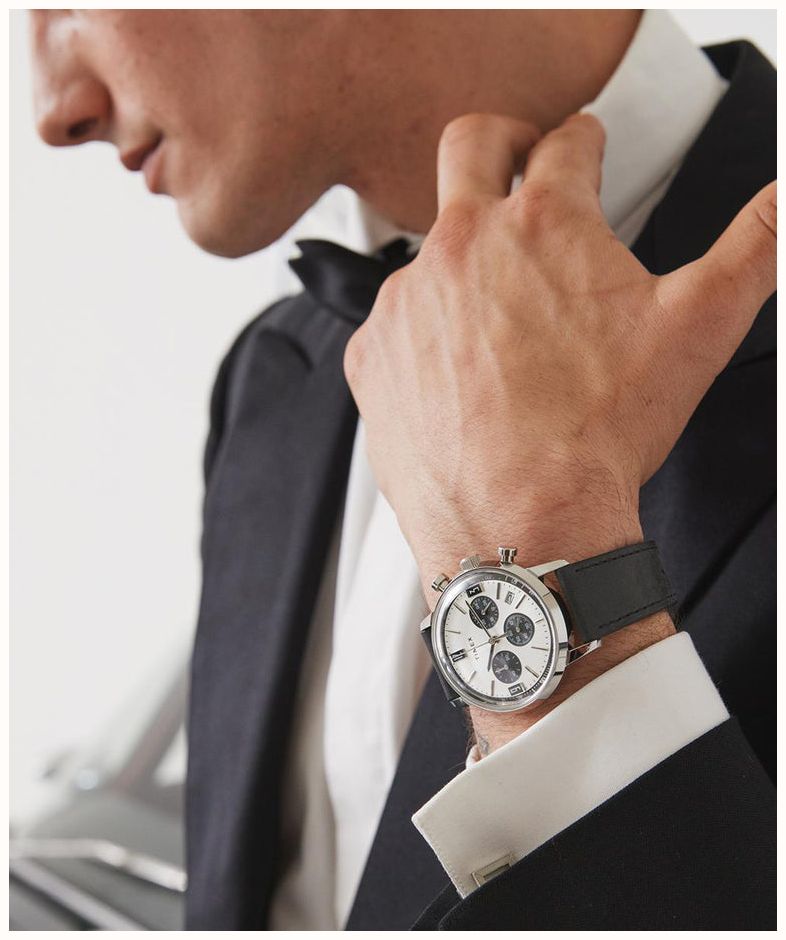 Timex Marlin Chronograph Tachymeter (40mm) Silver Dial / Black Leather ...