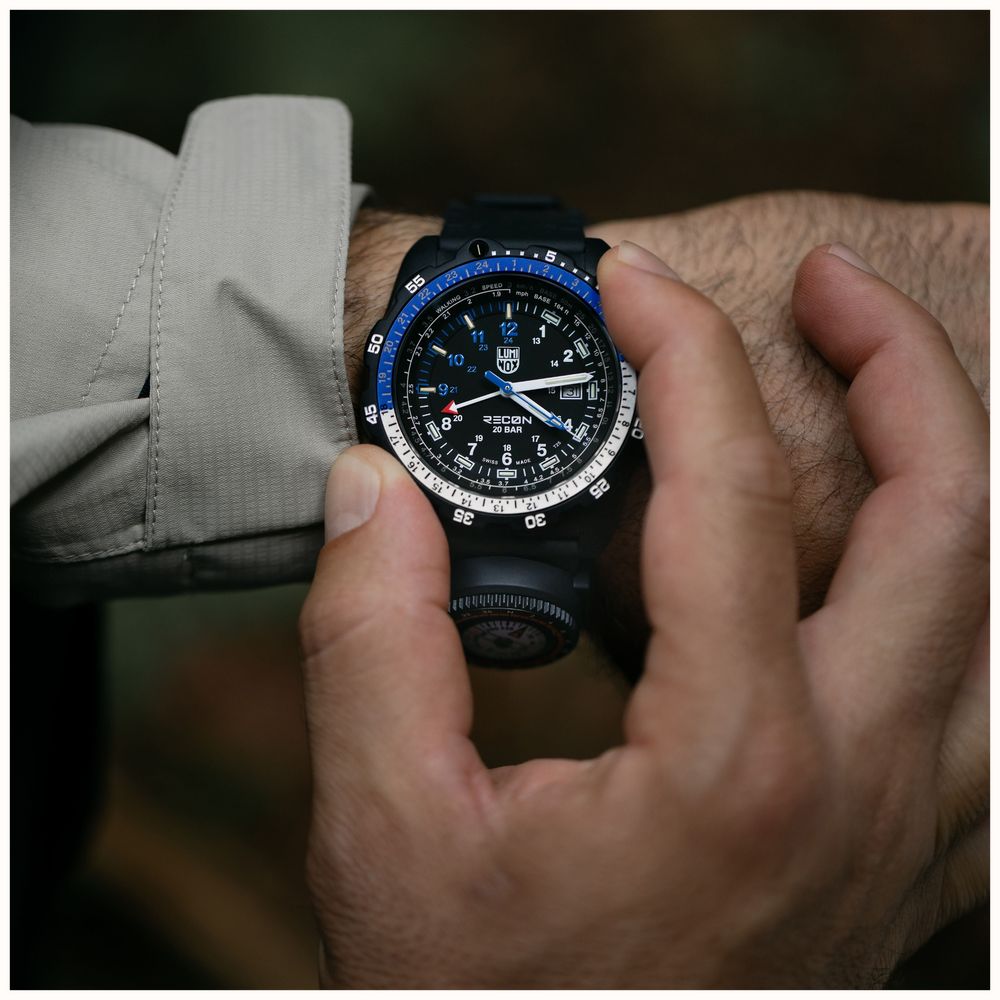 Luminox RECON Nav Spec (46mm) Black Dial / Black Rubber Strap XL.8833 ...