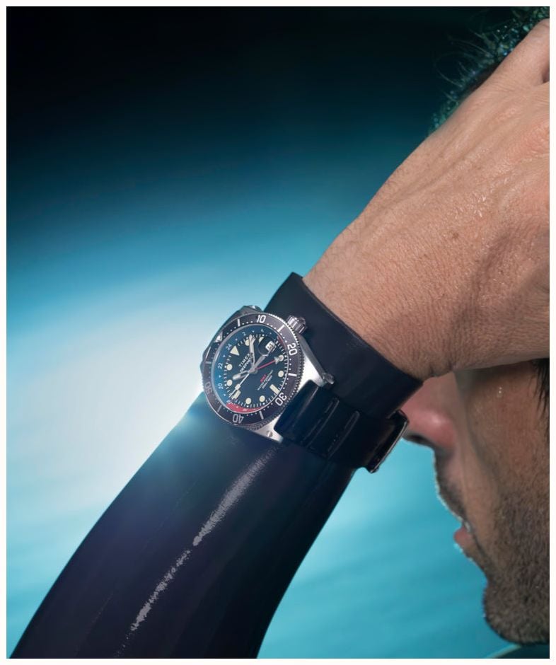 Timex Deepwater Reef 200 GMT (41mm) Black Dial / Black Synthetic Rubber ...