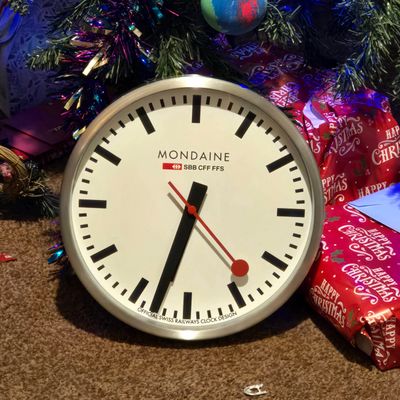Mondaine Wifi Stop2go Wall Clock (25cm) MSM.25S11 - First Class Watches ...