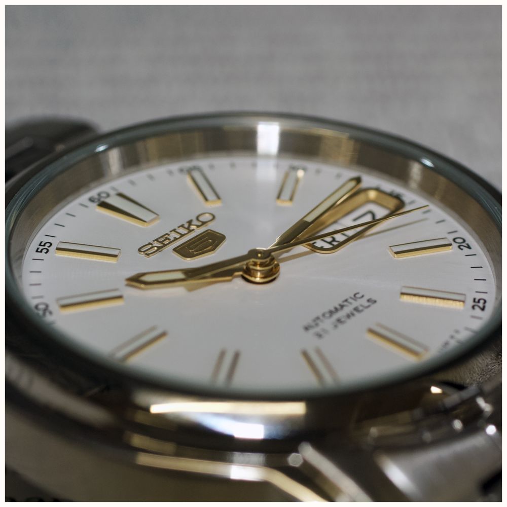 Seiko 5 '7S26' Day/Date Automatic (36mm) Silver Sunray Dial / SNKL77K1 ...