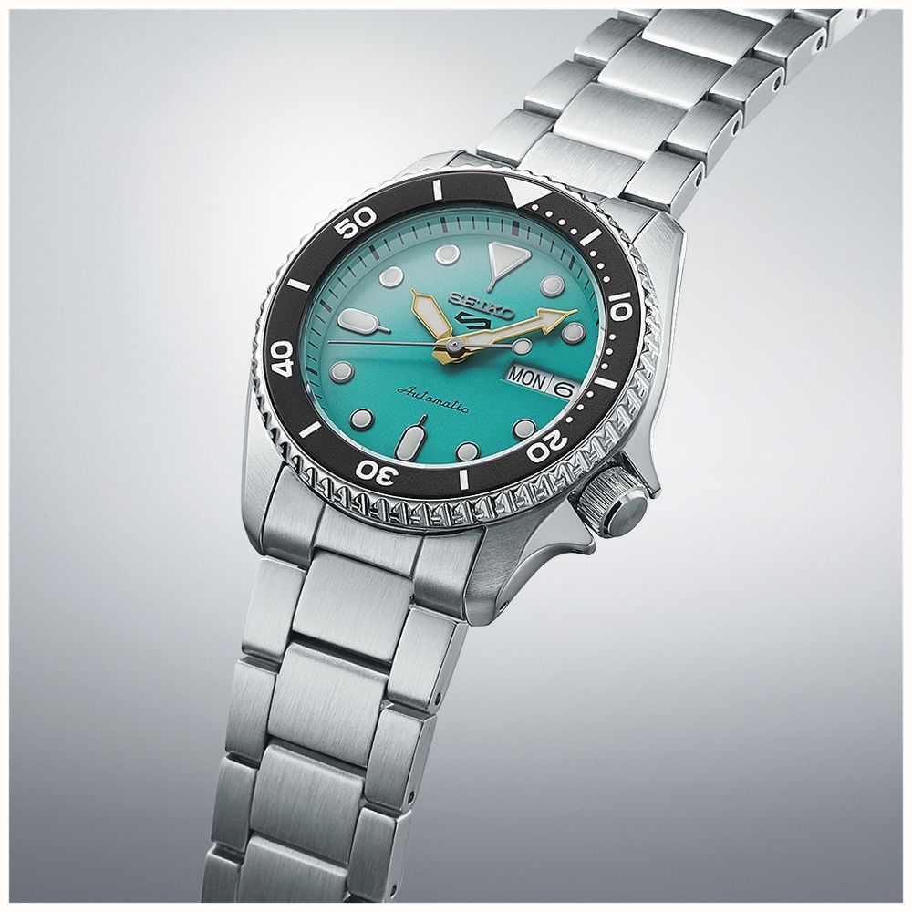 Seiko 5 Sports SKX Automatic ‘Midi’ (38mm) Teal Dial / Stainless Steel ...